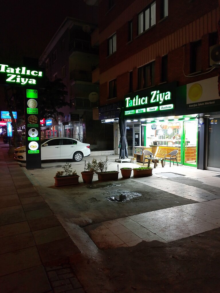 Pasta, şekerleme ve tatlı Tatlıcı Ziya, Ankara, foto