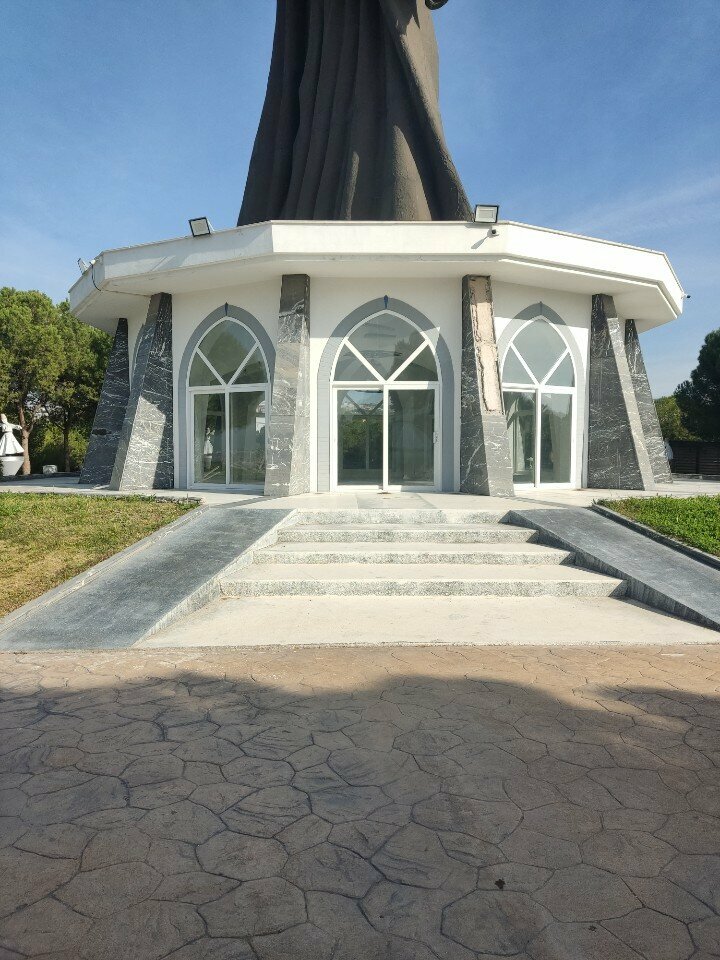 Anıt, heykel TINGIR TEPE Mevlâna Heykeli, İzmir, foto