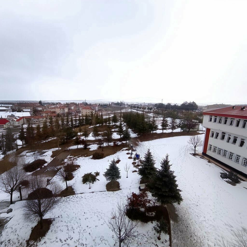 Meslek yüksekokulu Ahi Evran Üniversitesi Mucur Meslek Yüksekokulu, Mucur, foto