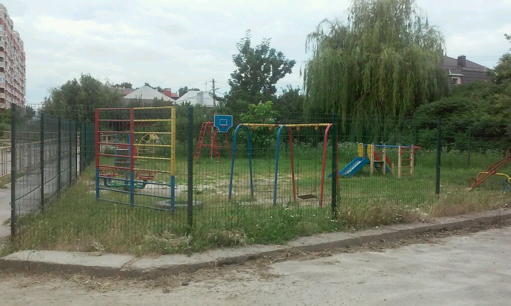 Oyun alanı Детская площадка, Krasnodar, foto