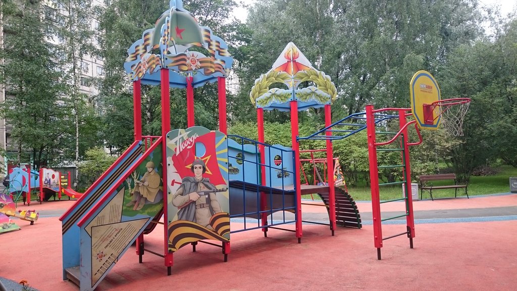 Oyun alanı Playground, Saint‑Petersburg, foto
