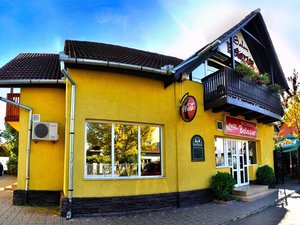 Casa Belazur (Hunedoara, Strada Valea Cernei), otel  Deva'dan