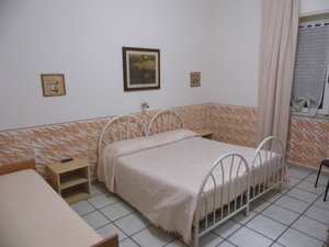 Bar Trattoria Albergo Maurin (Via Fiorino No:10, Carrara), ekmek fırını  Carrara'dan