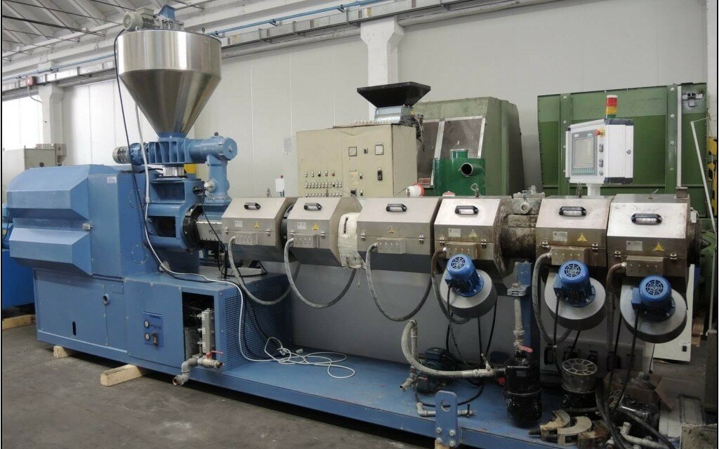 Plastik ürün üreticileri Polimer-Povolzhye, Naberejniye Çelny (Yar Çallı), foto