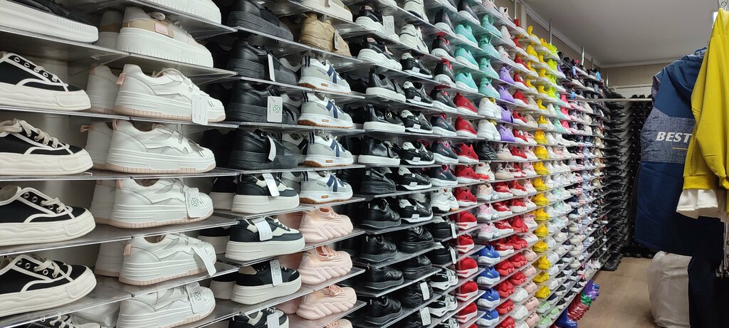 Giyim mağazası Одежда, İrkutskaya oblastı, foto