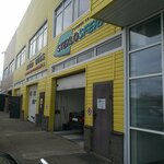 Steklosfera (Shabal Beısekova kóshesі No:4к1), otomobil camları  Astana'dan