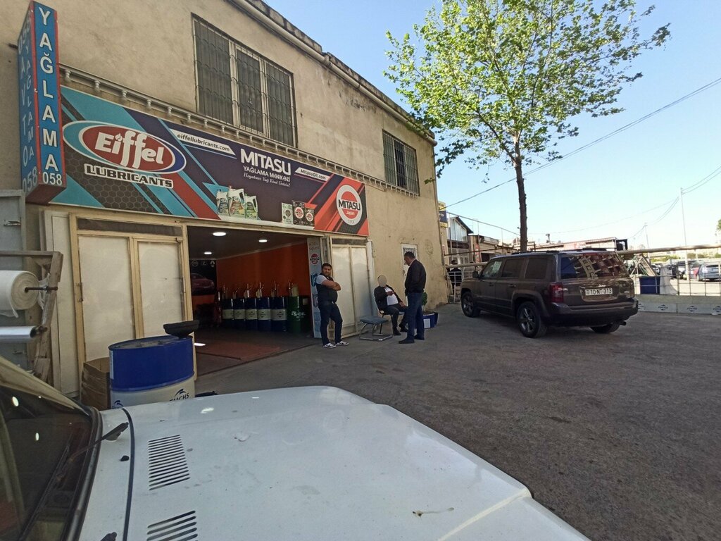 Express yağ değişim noktası Engine Oil Refuelling, Bakü, foto