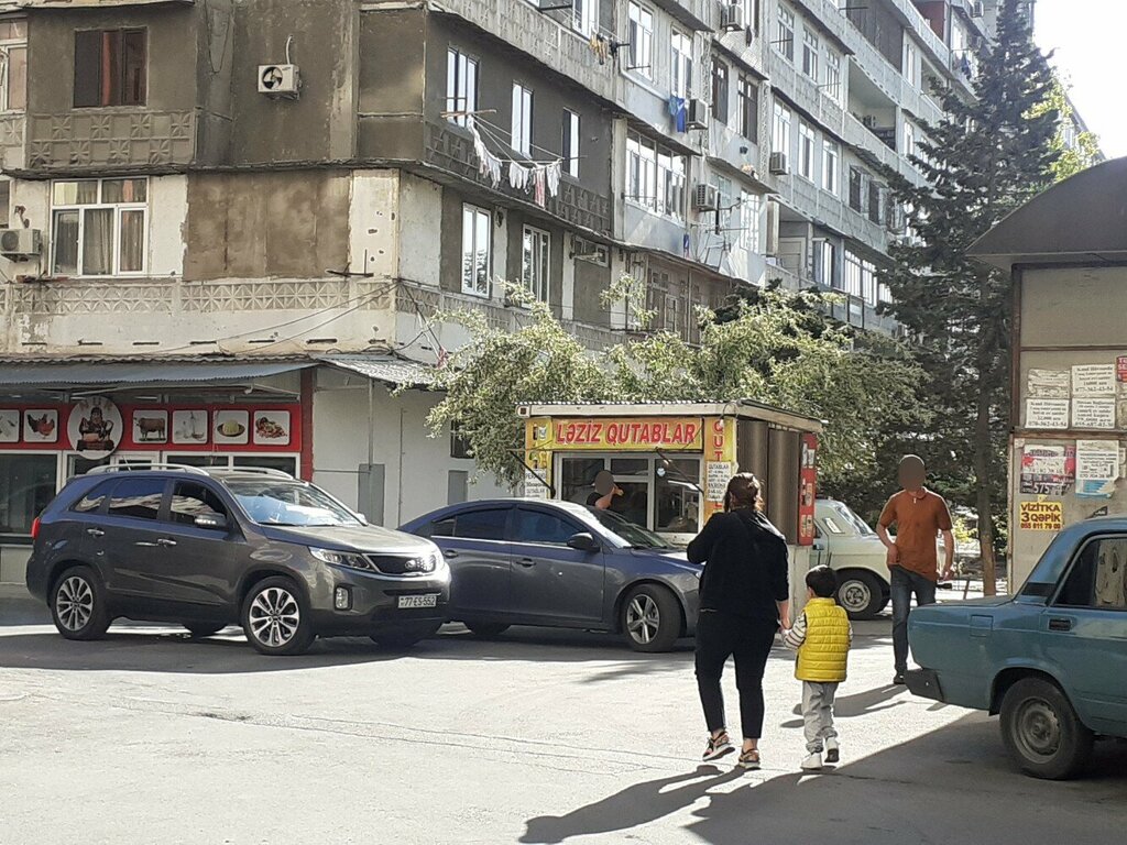 Ekmek fırını Ləziz qutablar, Bakü, foto