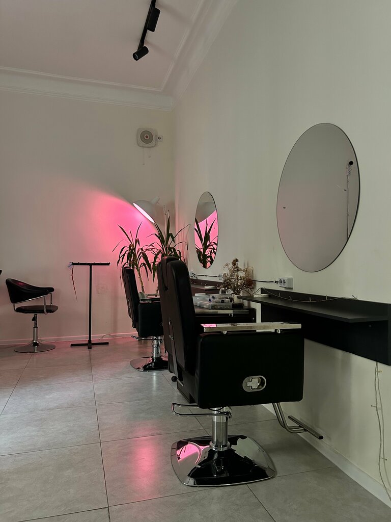 Kuaförler Sisters Braids, Tiflis, foto