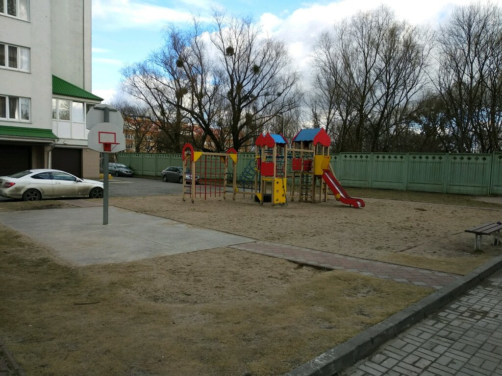 Oyun alanı Playground, Kaliningrad, foto