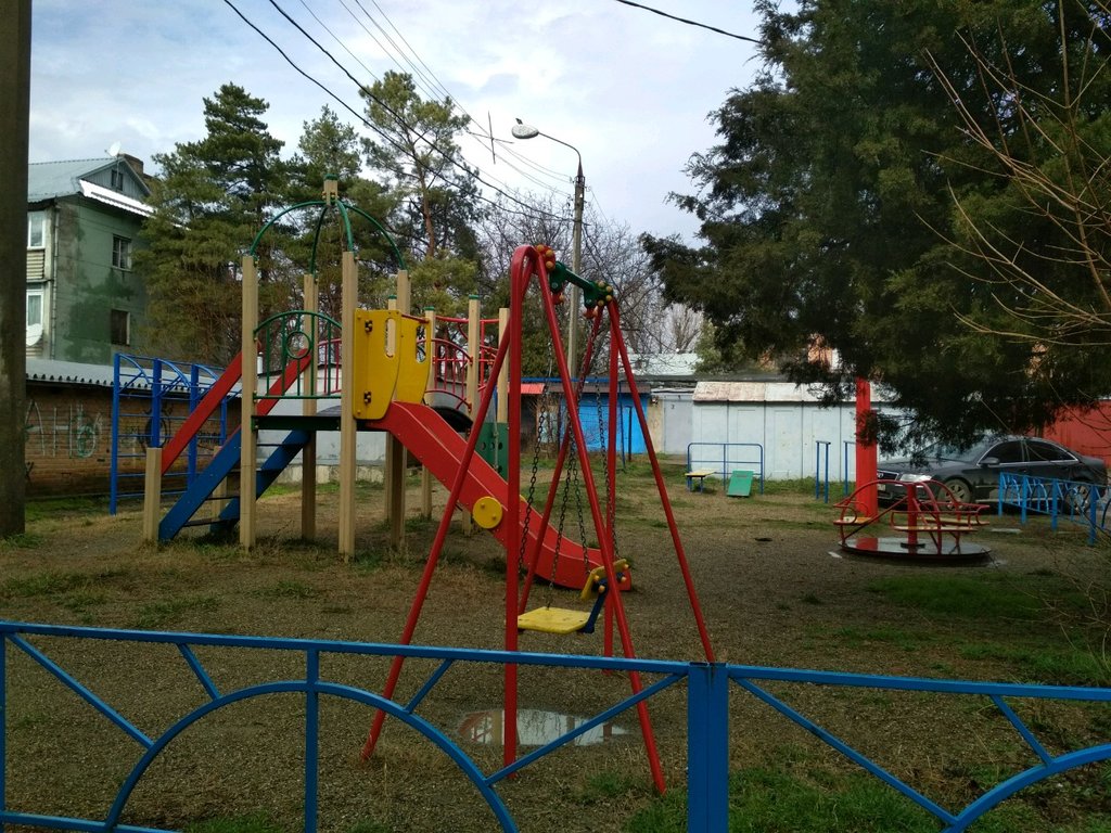 Oyun alanı Детская площадка, Krasnodar, foto