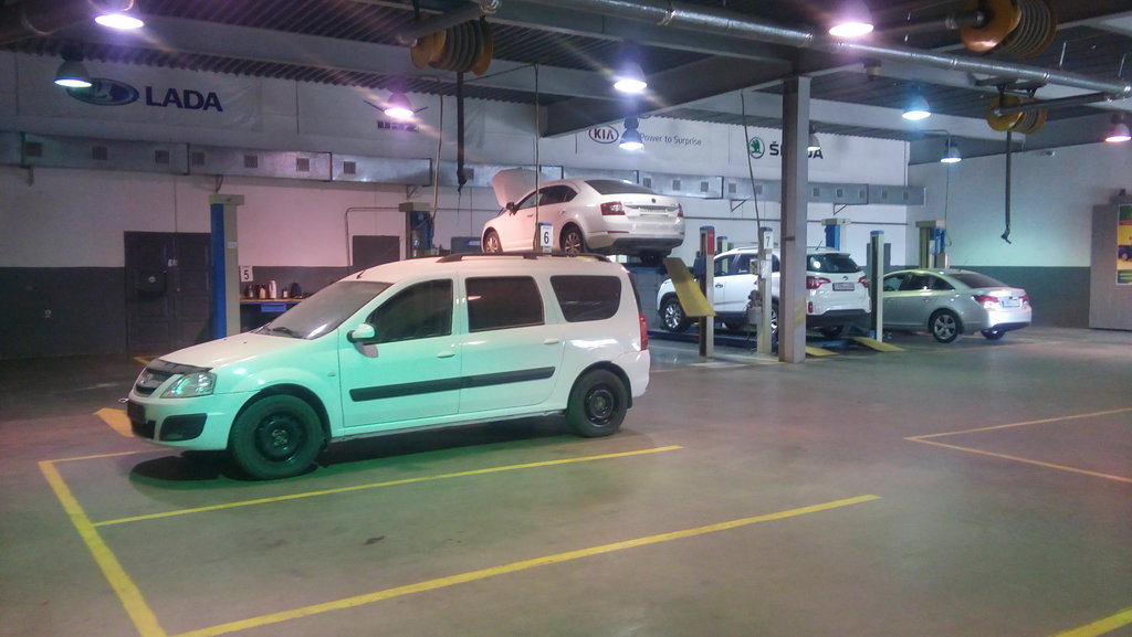 Otomobil satış galerileri Bıpek avto, Atırav, foto