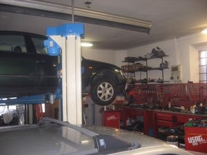 Officina Lorenzo (Trentino-Alto Adige, Trento, Via Bomporto), otomobil servisi  Trento'dan