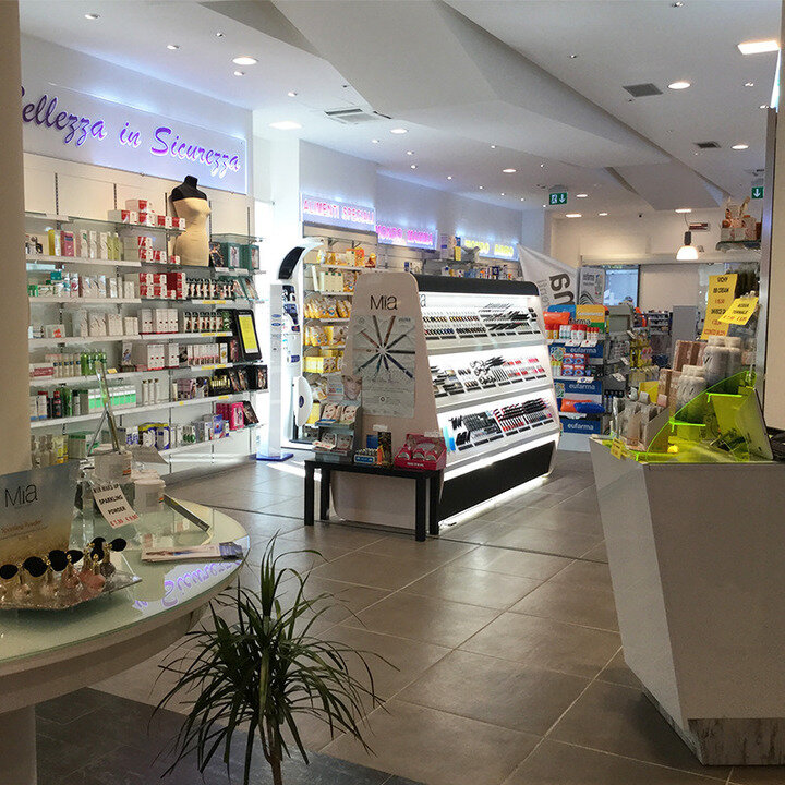 Alternatif tıp merkezleri Farmacia San Francesco, Campania, foto