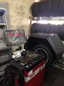 Brother's Tire (United States, Tampa, 2301 W Columbus Dr), otomobil servisi  Tampa'dan
