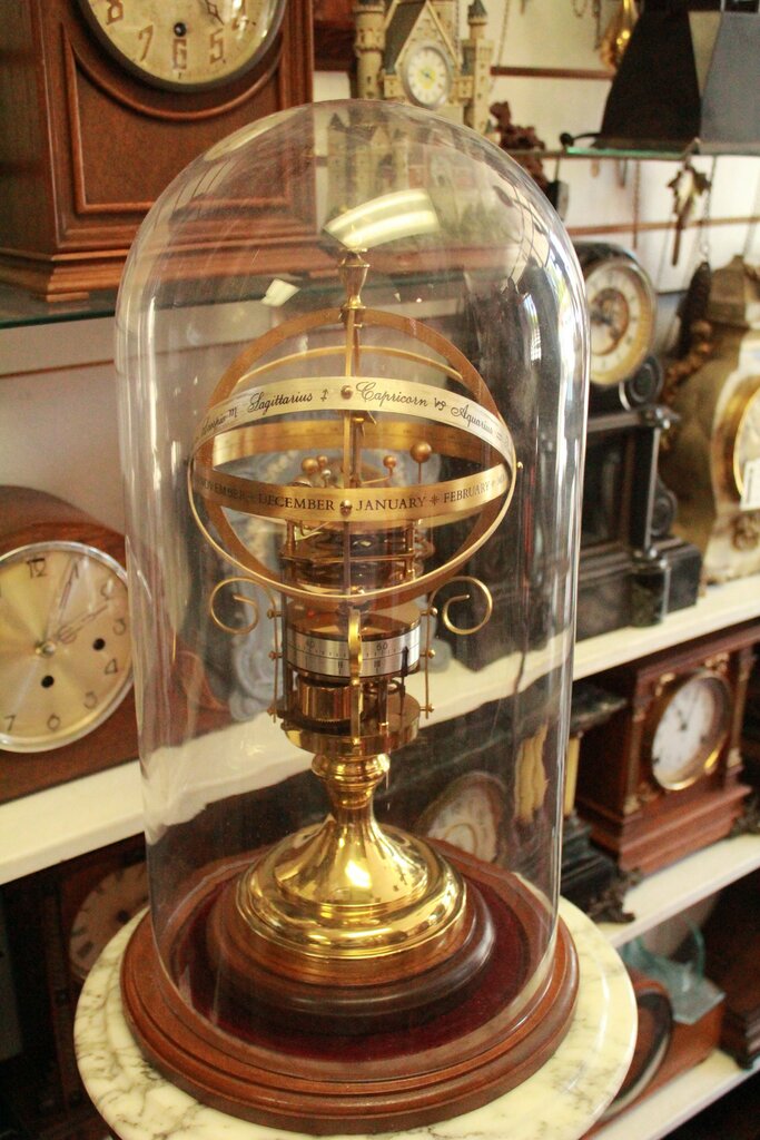Antikacı dükkanları Antique Clock Gallery, Long Beach, foto