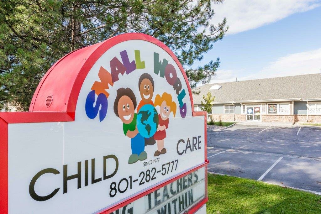 Ortaokul Small World Child Care of West Jordan, Utah, foto