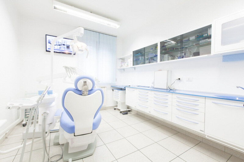 Özel ağız ve diş sağlığı klinikleri ve muayenehaneleri Ambulatorio Dental B, Dünya, foto