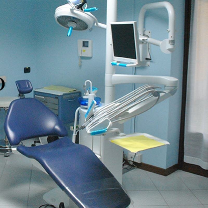 Özel ağız ve diş sağlığı klinikleri ve muayenehaneleri Centro Odontoiatrico Calimodio, Piyemonte, foto