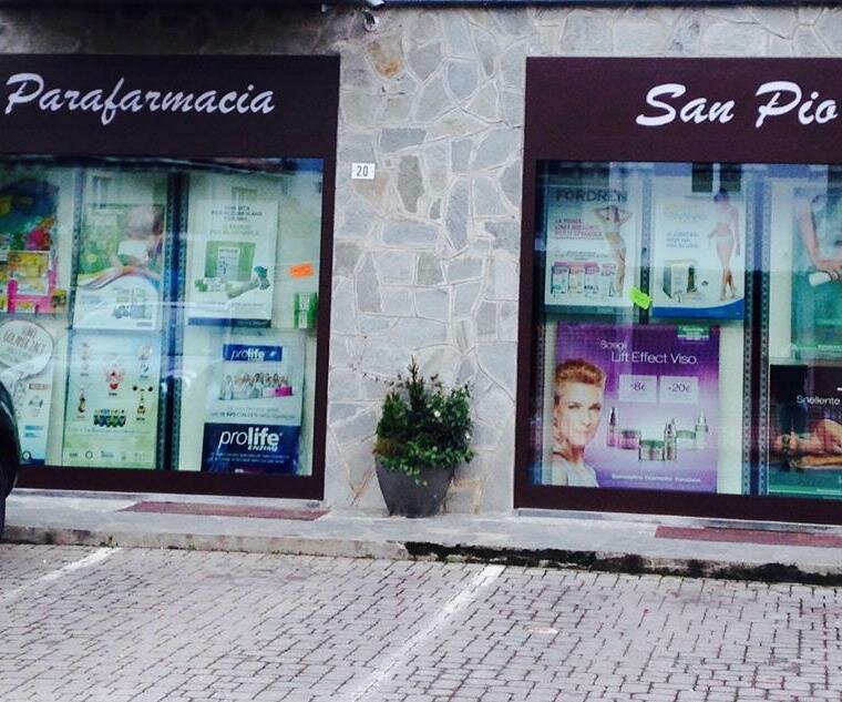 Kozmetik ve parfümeri mağazaları Parafarmacia San Pio, Piyemonte, foto