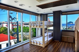 Seom Guesthouse - Hostel (Jeju Special Self-Governing Province, Seogwipo), otel  Seogwipo'dan