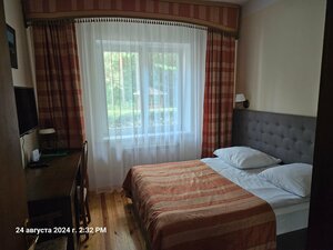 Park-hotel Belovezhskaya Pushcha (Bresckaja voblasć, Kamianiucki Rural Council, 18), otel  Brestskaya oblastından