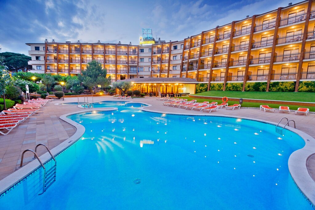 Otel Aparthotel GHT Tossa Park, Tossa de Mar, foto