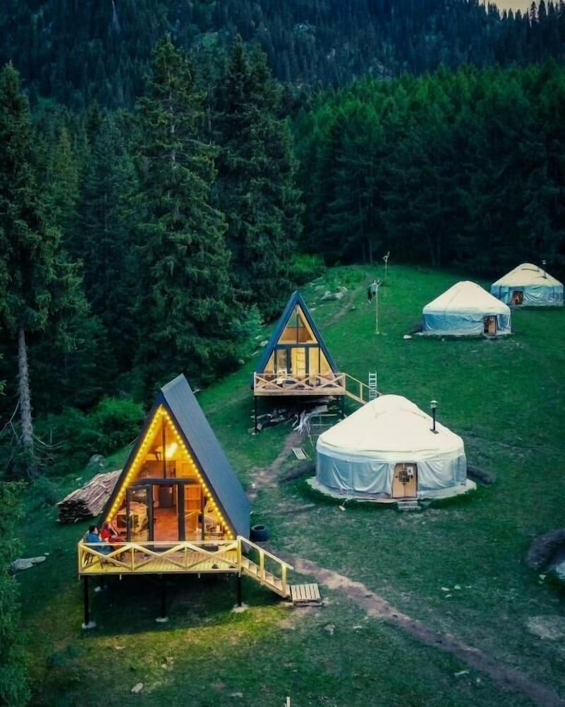 Otel Zhyluu Suu Resort, Issık Göl İli, foto