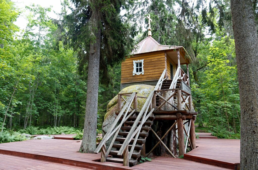 Şapel, haç anıtı Chapel of Arseniy Konevsky, Saint‑Petersburg ve Leningradskaya oblastı, foto