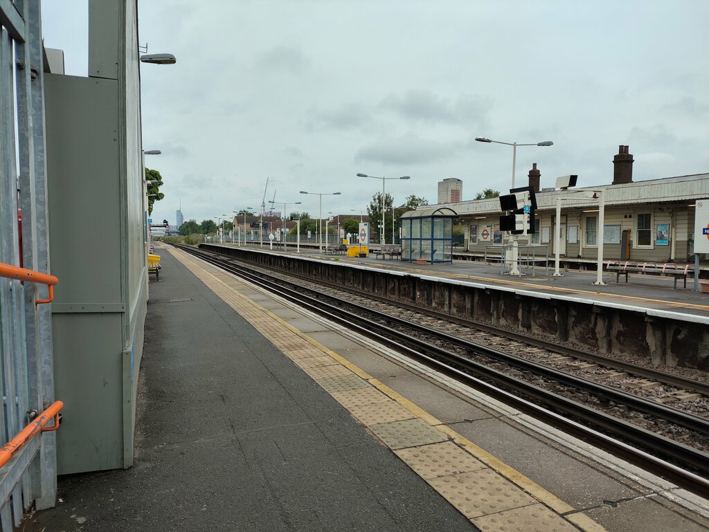 Tren istasyonu New Cross Gate, Londra, foto
