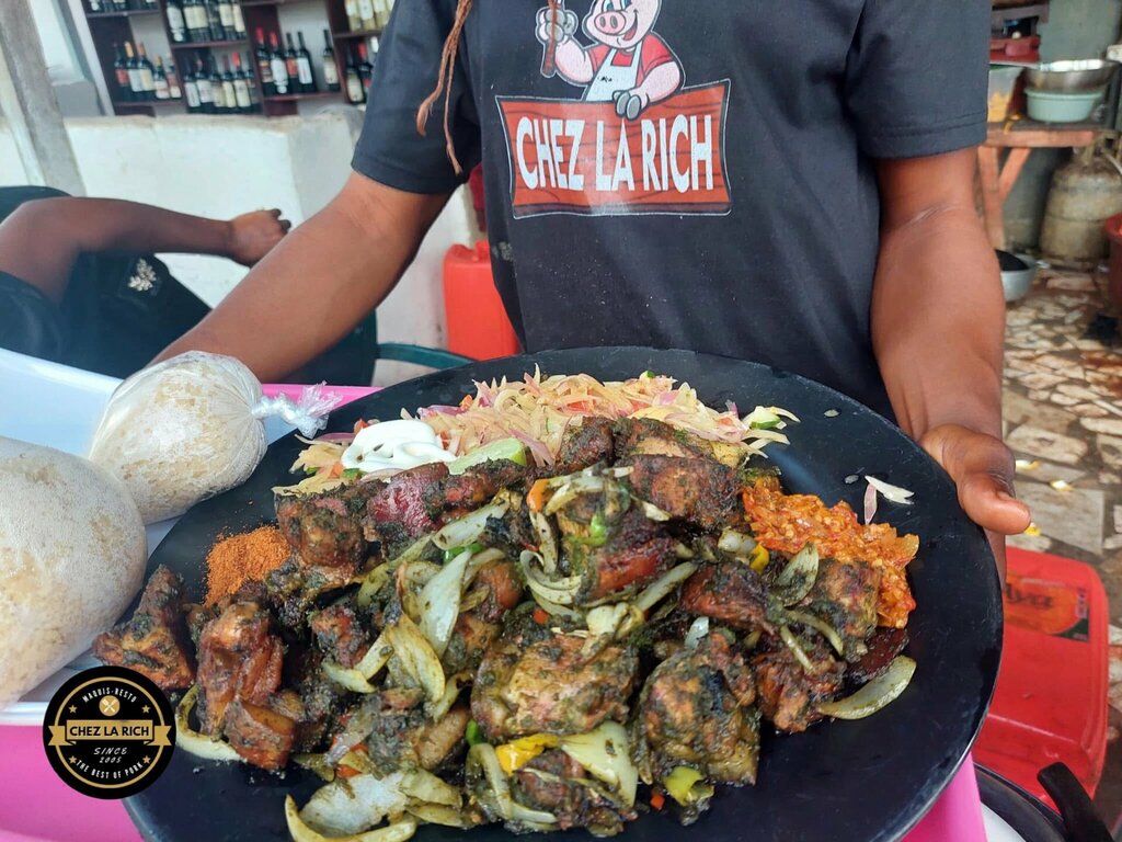 Restoran Porc Au Four Chez La Rich, Abican, foto