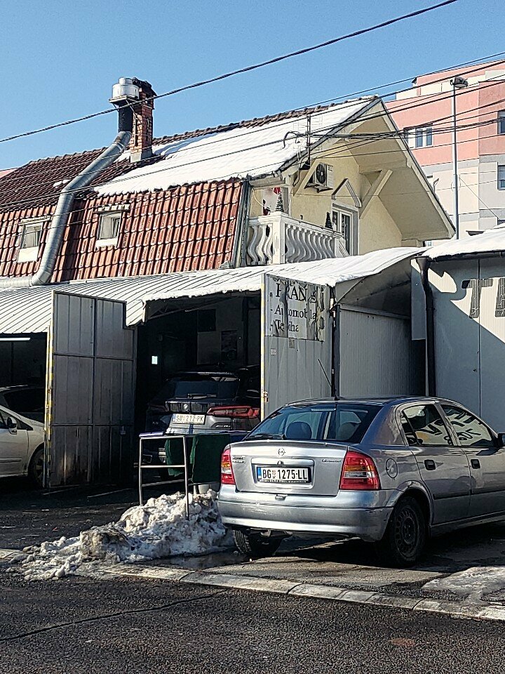 Oto yıkama Perionica Stf Enterijer, Belgrad, foto
