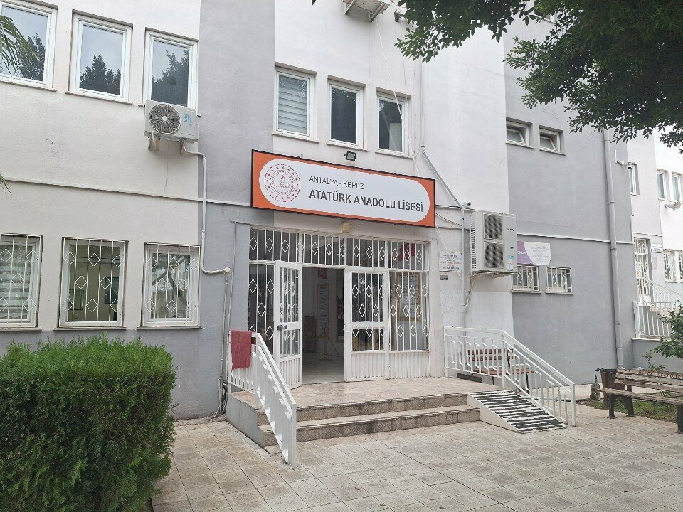 Lise Atatürk Anadolu Lisesi, Antalya, foto