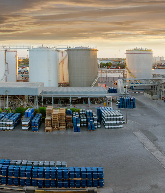 Kimyasal üretim firmaları Petromech, Dubai, foto
