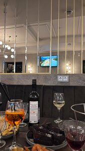 Mr. Medium (ulitsa Druzhby No:27), restoran  Çehov'dan