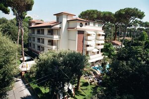 Hotel Kyrton (Via Raffaello Sanzio No:16, Seravezza, Pietrasanta), otel