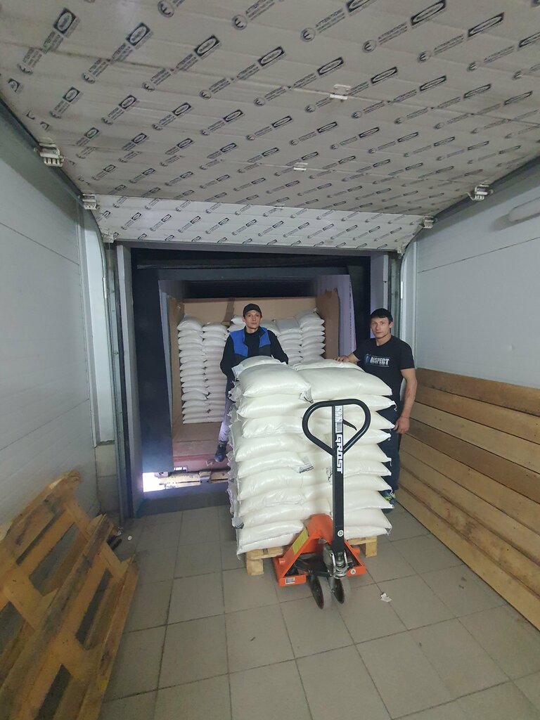 Boya ve cila malzemeleri üretim ve satış yerleri Ognebiozashhita, Novosibirsk, foto