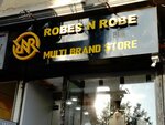 Robes N Robe (13th Lane No:3C, Bukhari Commercial Area), giyim mağazası  Karaçi'den
