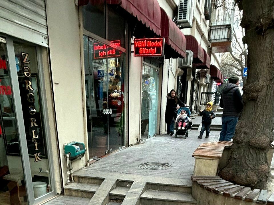 Kuyumcular Qızılın alışı satışı, Bakü, foto