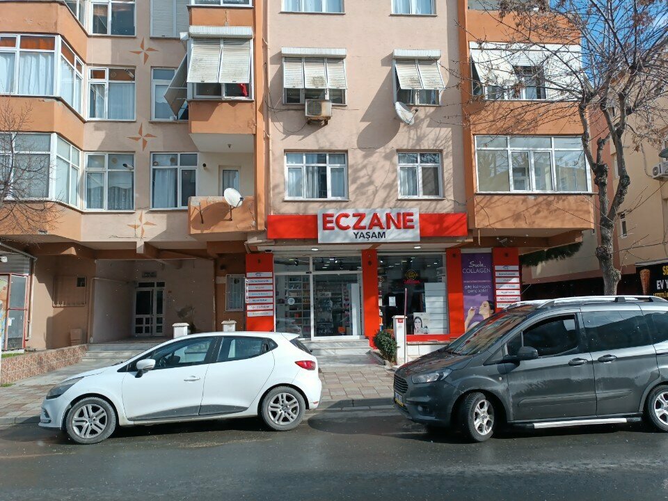 Eczaneler Yaşam Eczanesi, İstanbul, foto