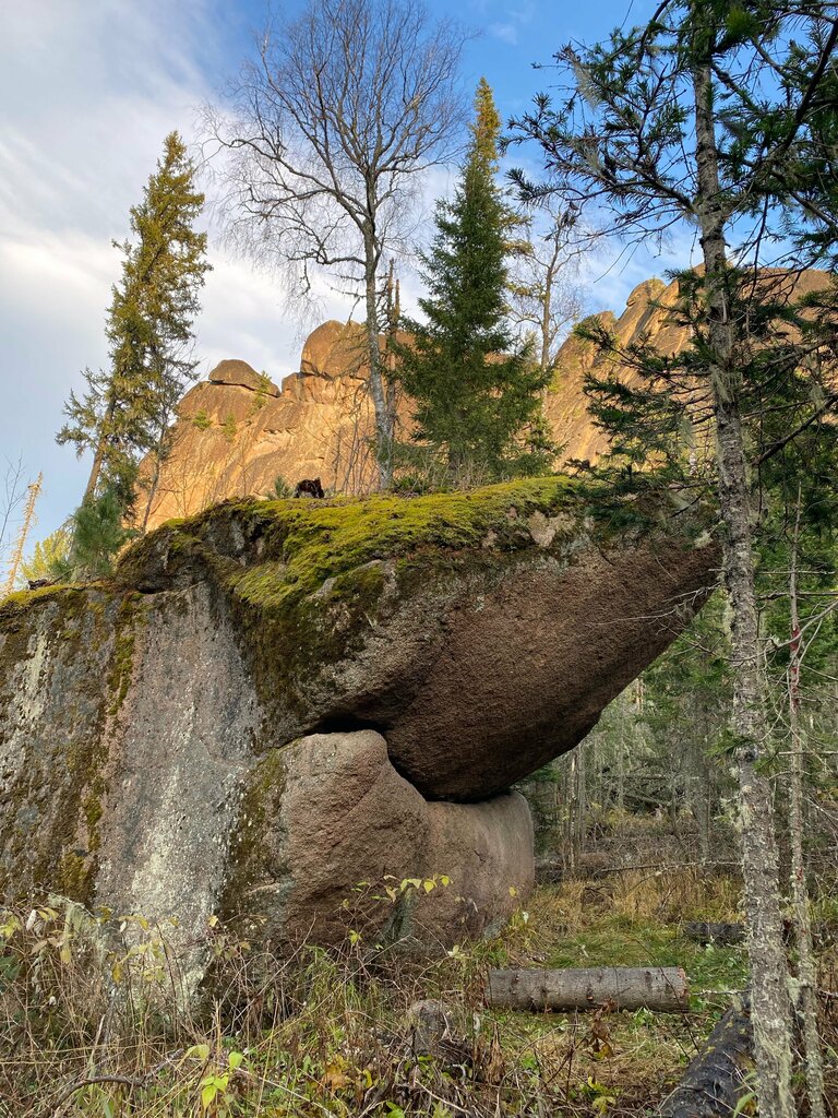 Dağ zirvesi Скала Акула, Krasnoyarski krayı, foto