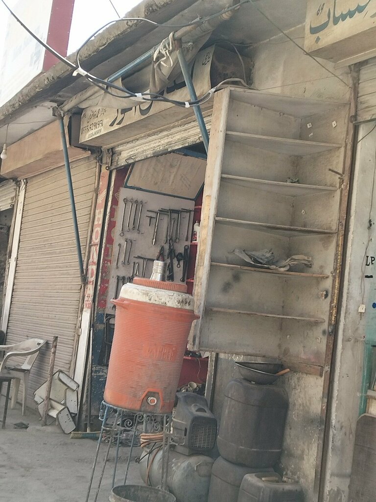 Otomobil servisi Indus Autos, Rawalpindi, foto