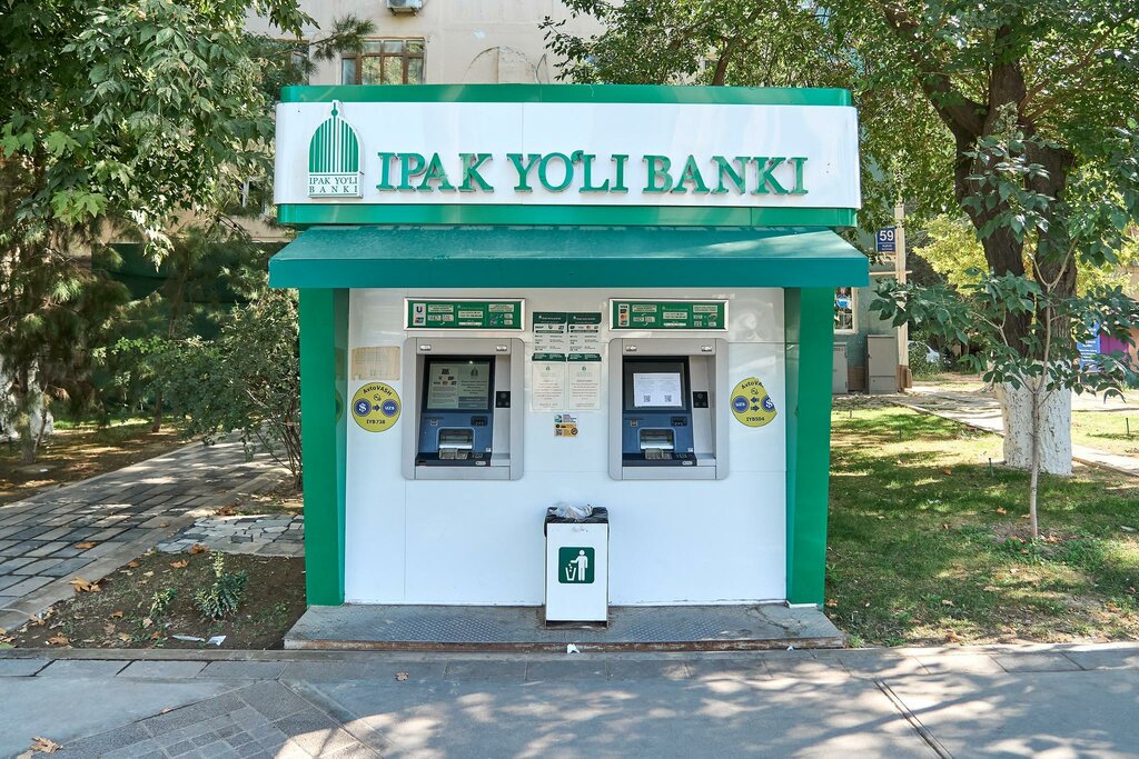 ATM'ler Ipak Yo'li banki, Taşkent, foto