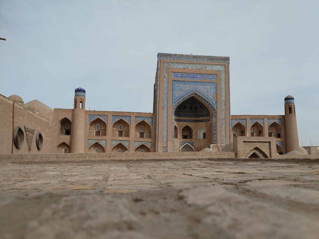 Turistik yerler Allahkuluhan Medresesi, Hive, foto