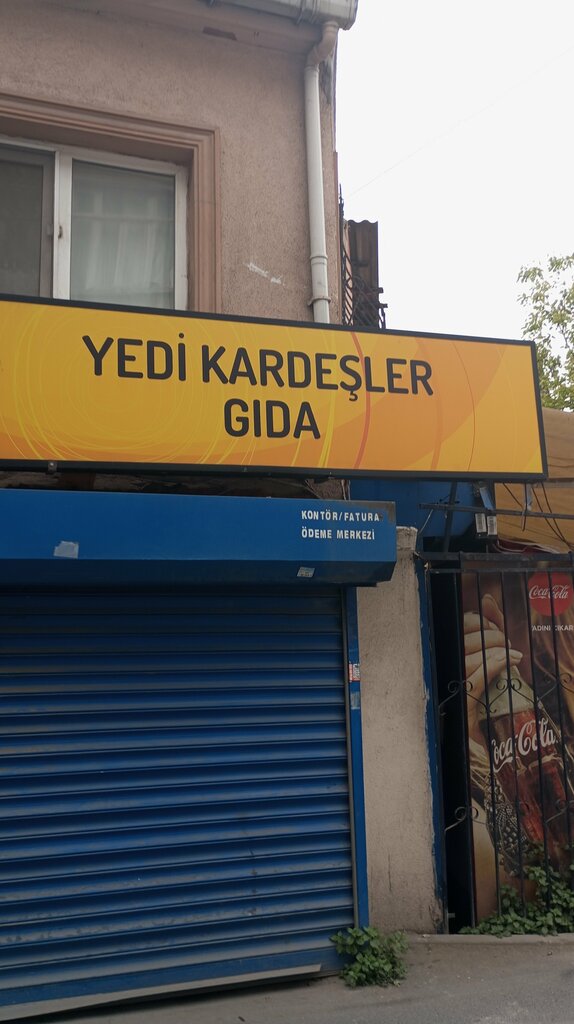 Bira dükkanı Yedikardeşler Tekel Bayi, İstanbul, foto