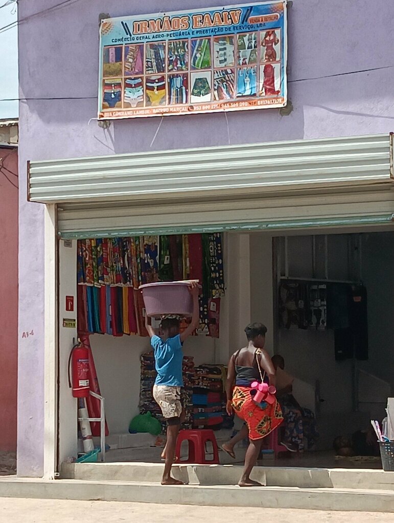 Mefruşat Irmãos Eaalv, Loanda, foto