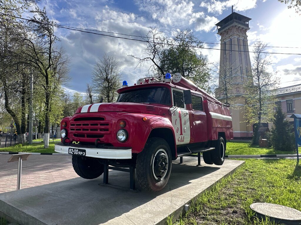 Teknoloji anıtı Пожарный автомобиль, Yaroslavl, foto
