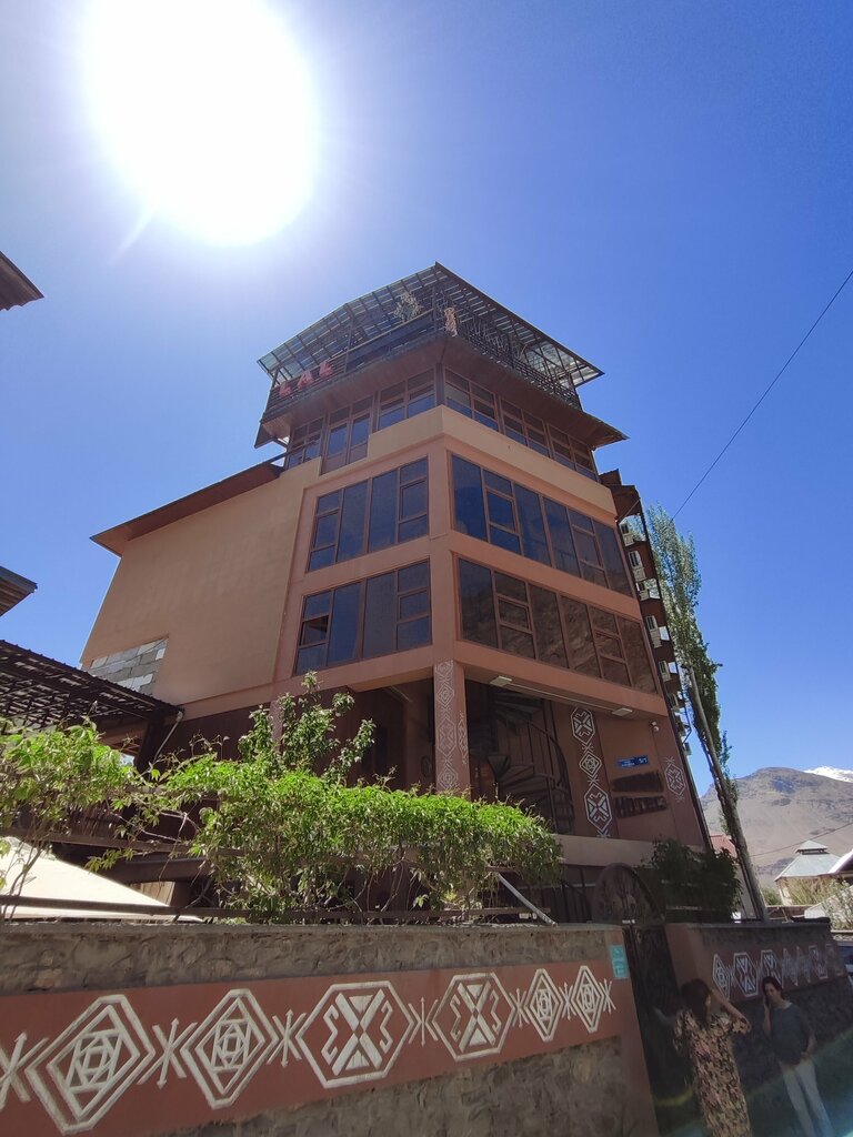 Otel Lal, Hârûğ (Horog), foto