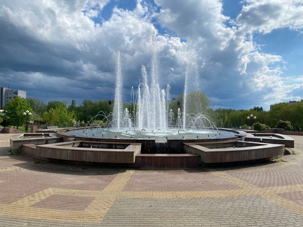 Çeşme Театральный фонтан, Sarov, foto