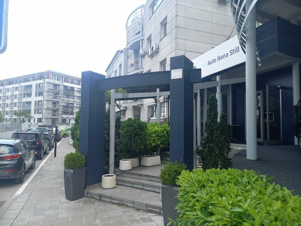 Otomobil satış galerileri Auto Nena Still, Belgrad, foto